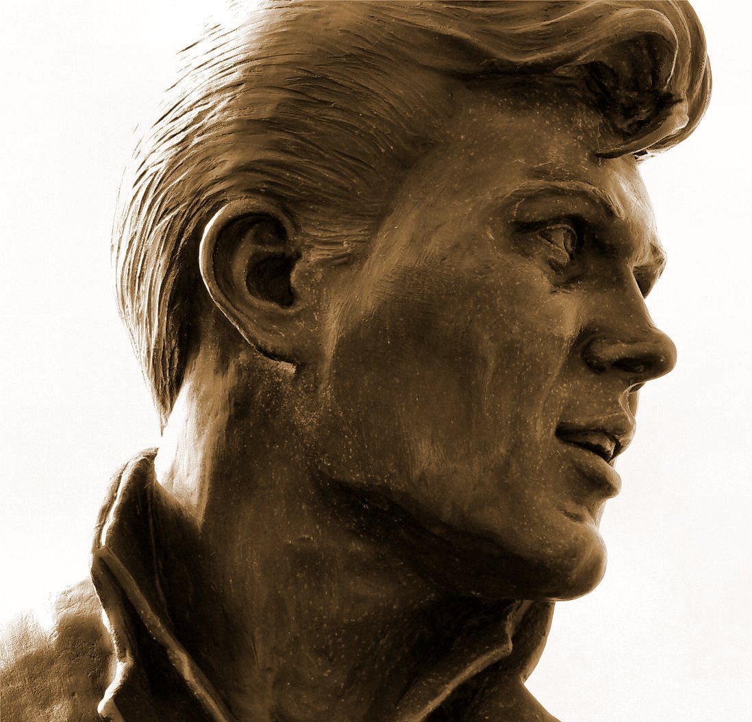 Billy Fury Bronze Statue Move - Billy Fury